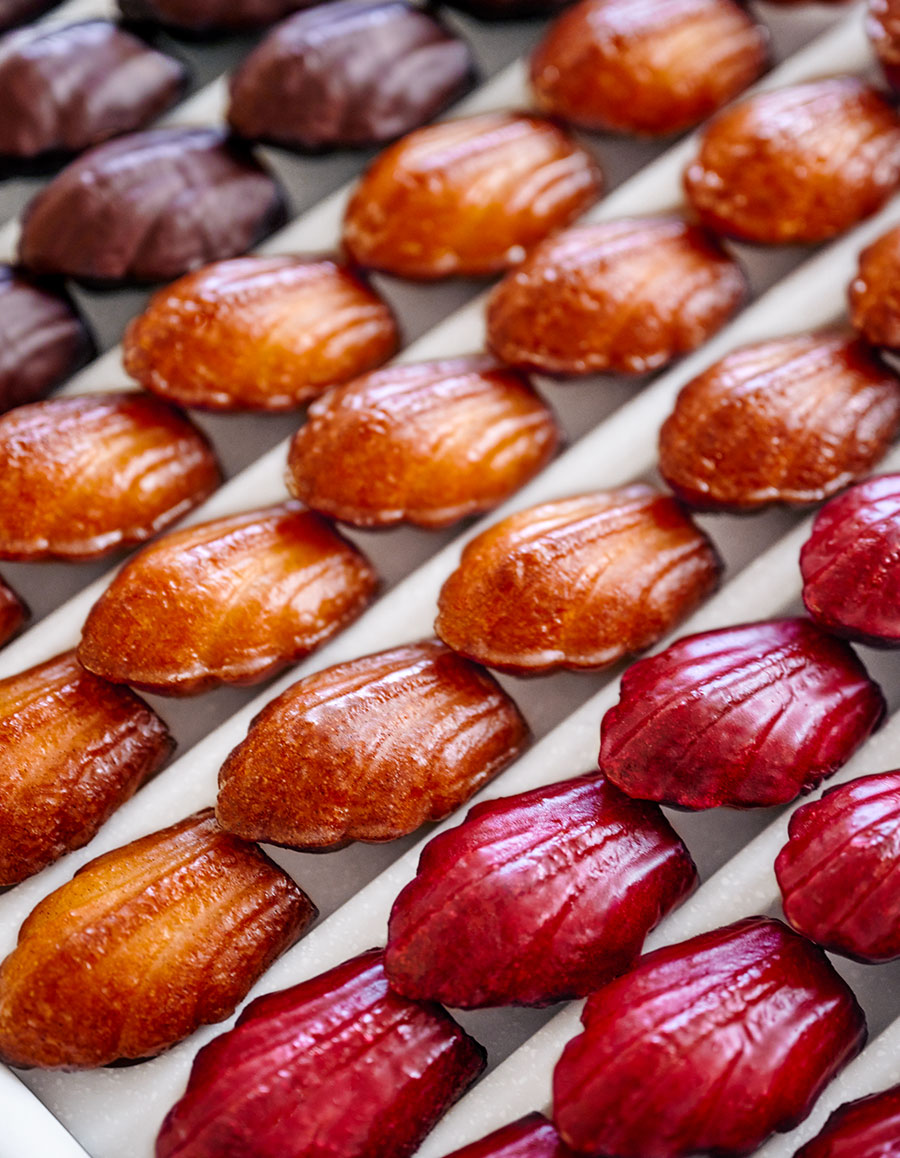 Madeleine with molten heart | Ritz Paris Le Comptoir